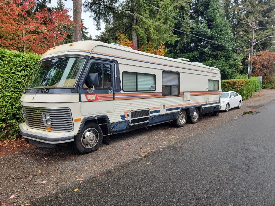 1985 Holiday Rambler Chevy P30 for Sale in Fox Island, WA - OfferUp