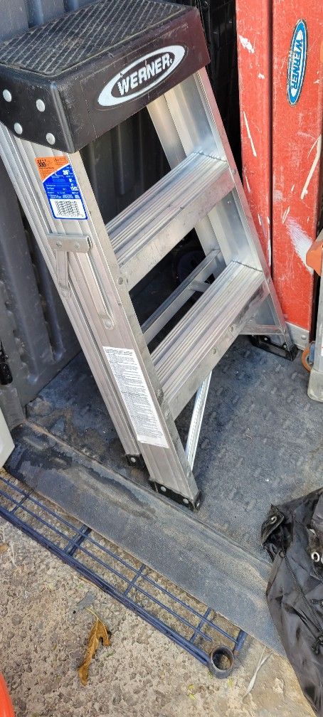 Werner 2' Step Ladder for Sale in Phoenix, AZ - OfferUp