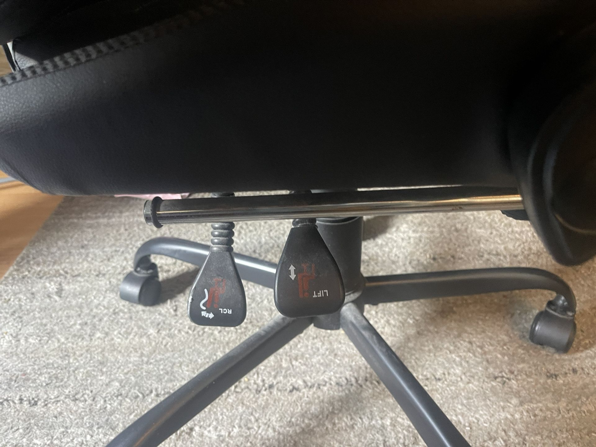 GT RACING GAMING CHAIR for Sale in Garden Grove, CA - OfferUp