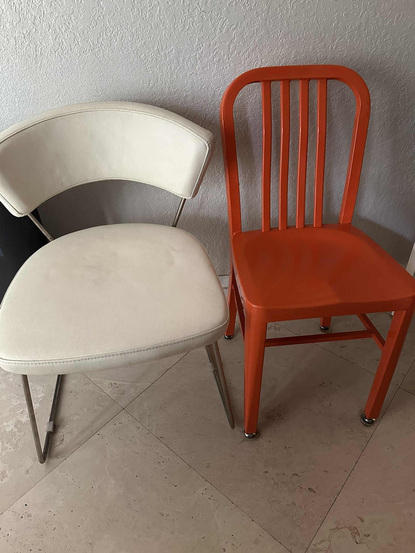 FREE CHAIRS for Sale in Miami, FL - OfferUp