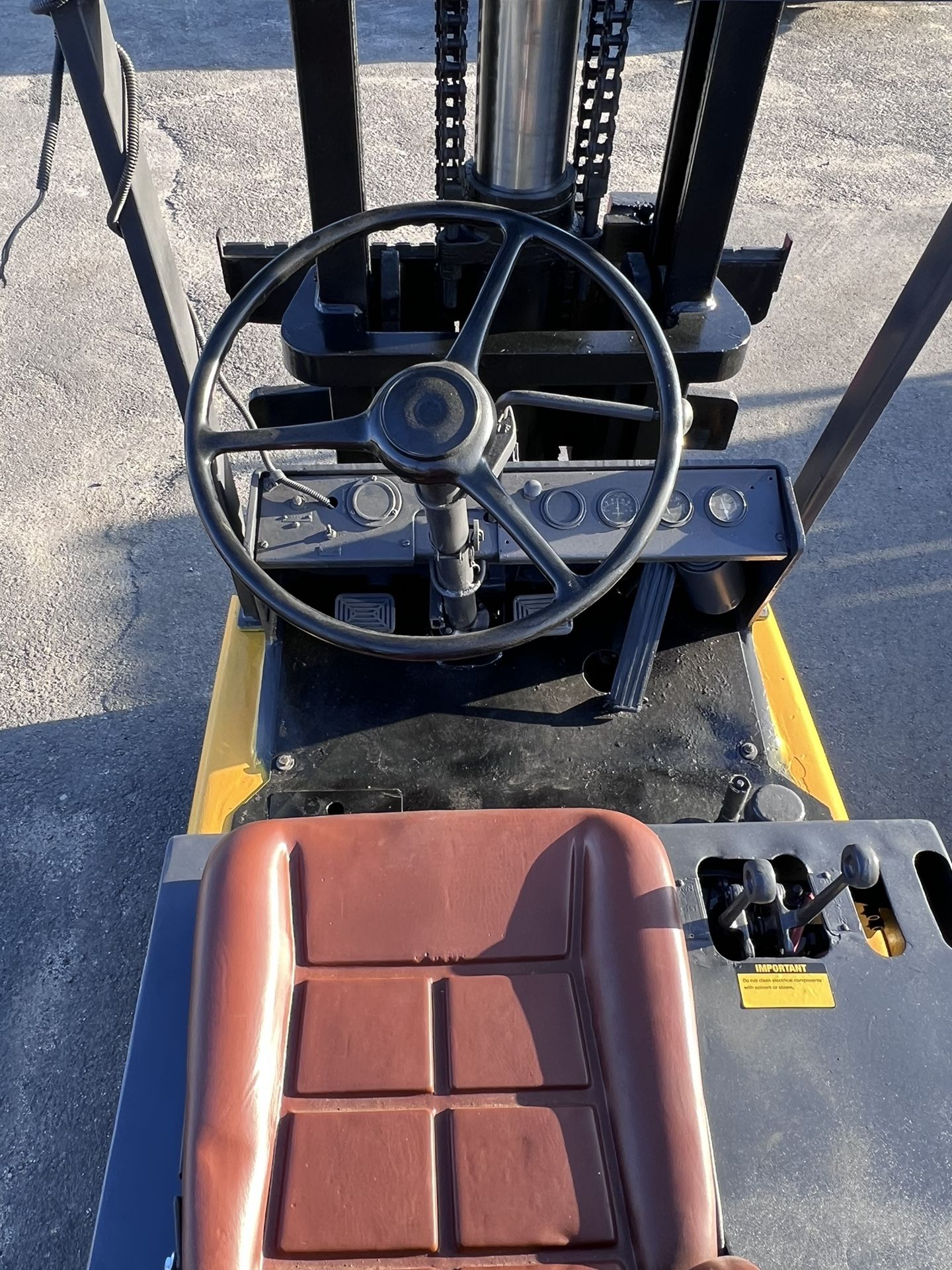 Baker FORKLIFT 4000 Lbs Capacity for Sale in Norco, CA - OfferUp