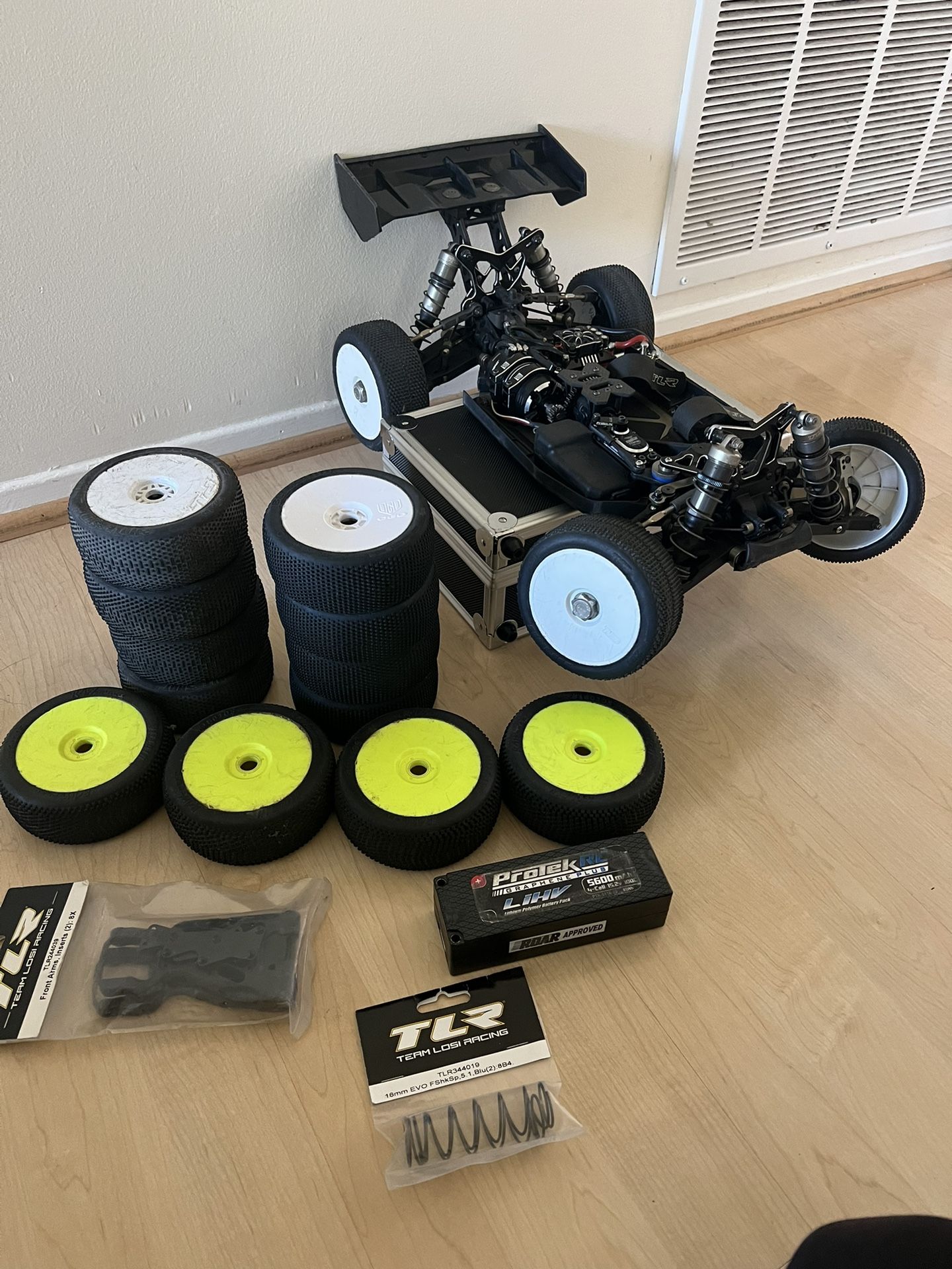 Losi TLR 8ight X Elite RC Buggy for Sale in Huntington Beach, CA - OfferUp