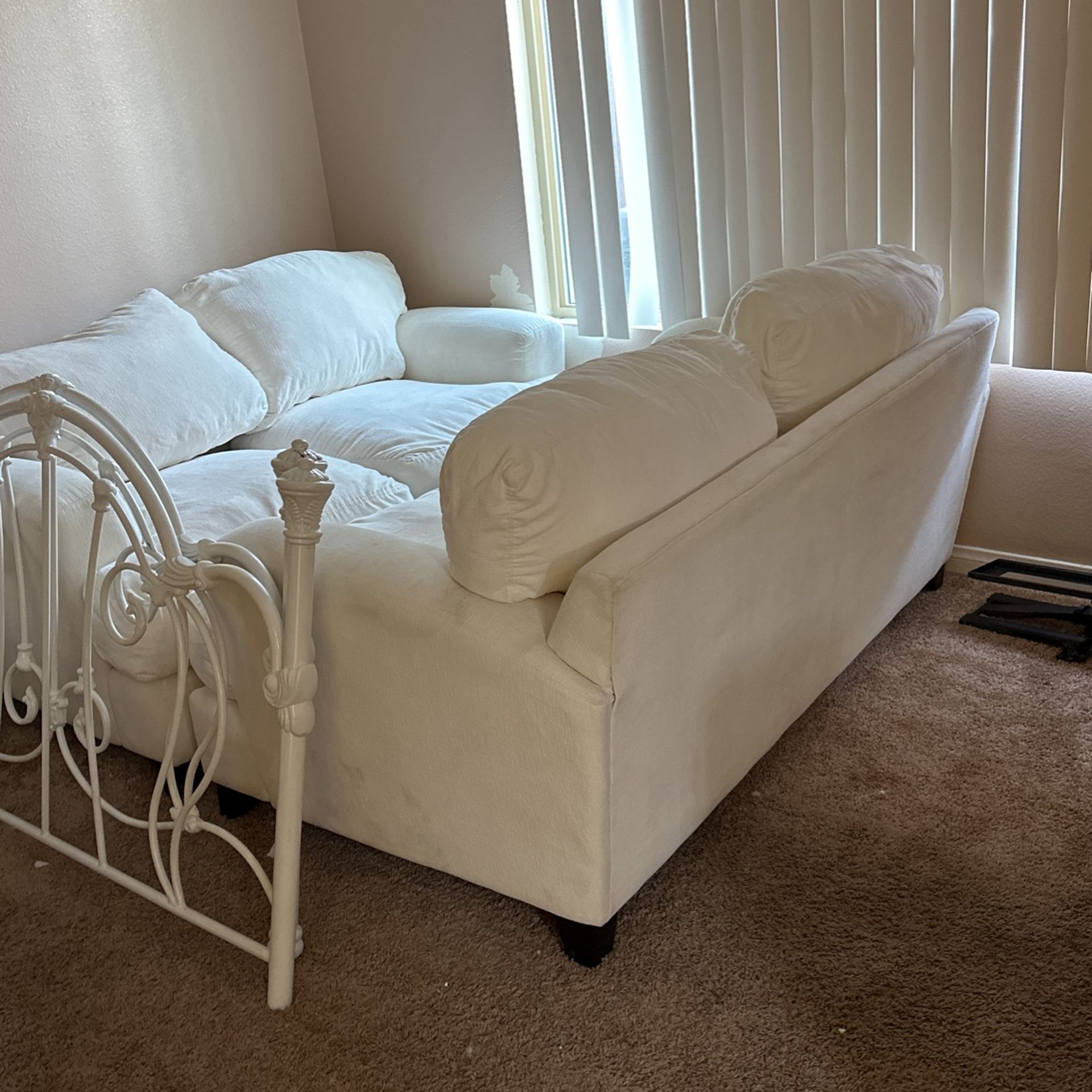 Free Couches for Sale in Highland, CA - OfferUp