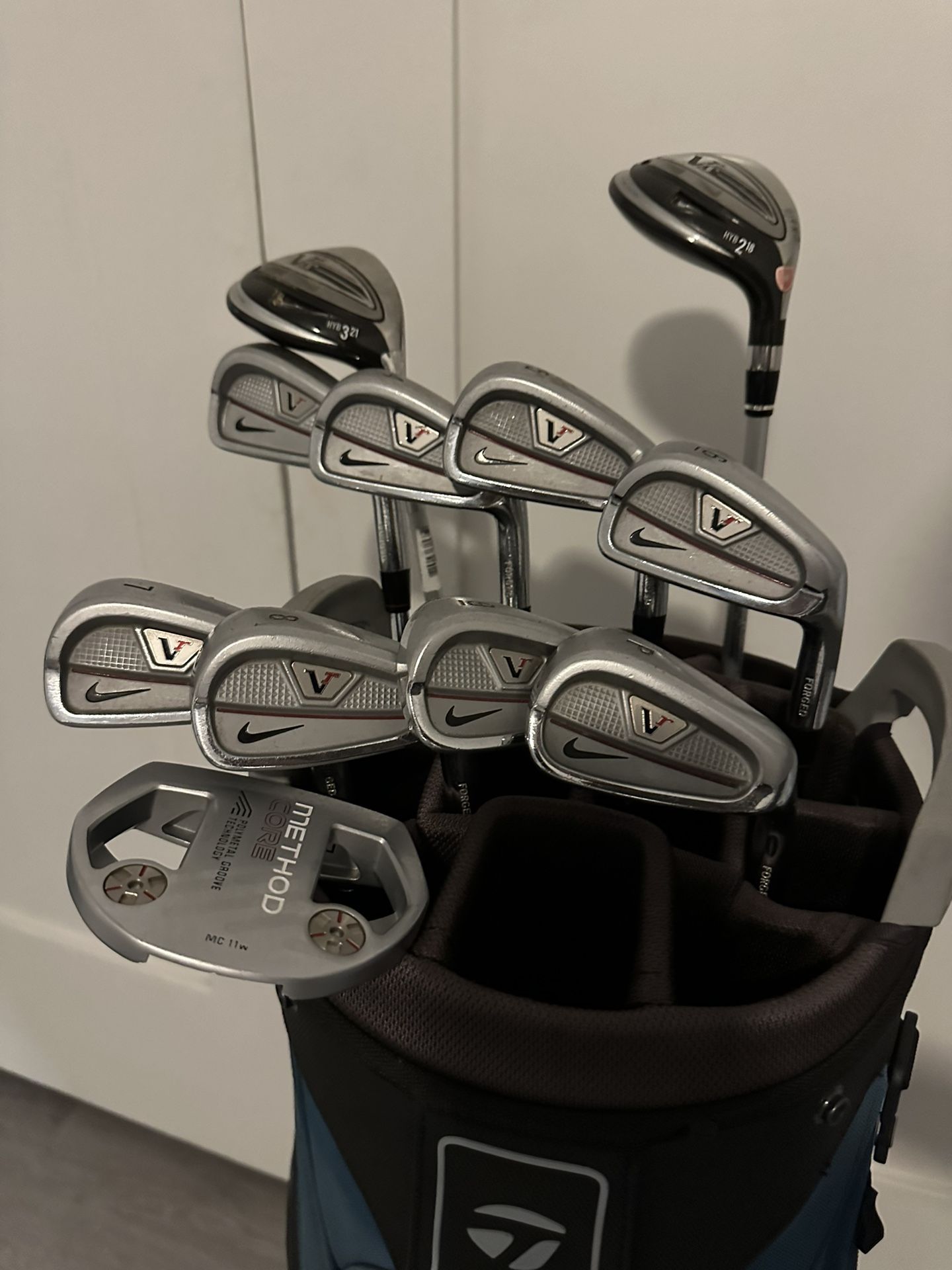Nike Golf Set Complete for Sale in Los Angeles, CA - OfferUp