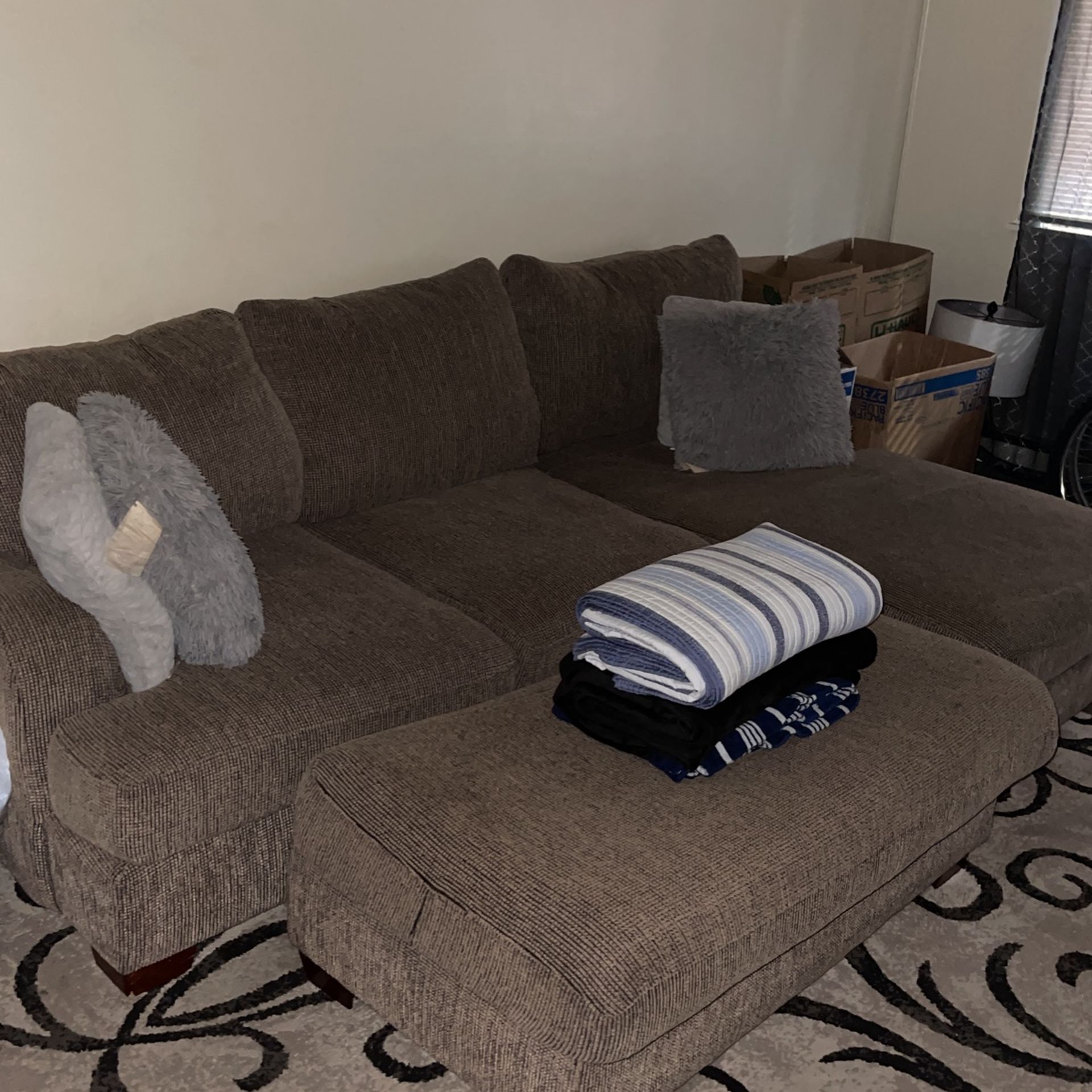 3pc Sectional Couch for Sale in Milwaukee, WI - OfferUp