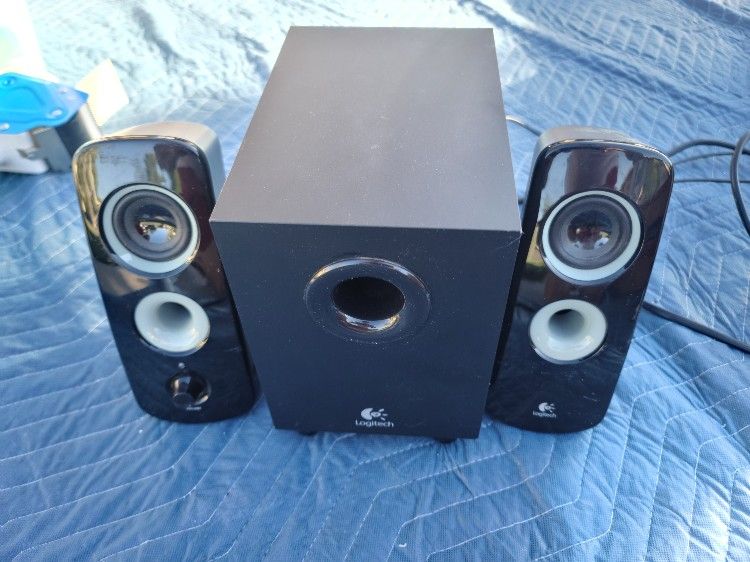 Logitech Computer Speakers for Sale in Santa Clarita, CA - OfferUp