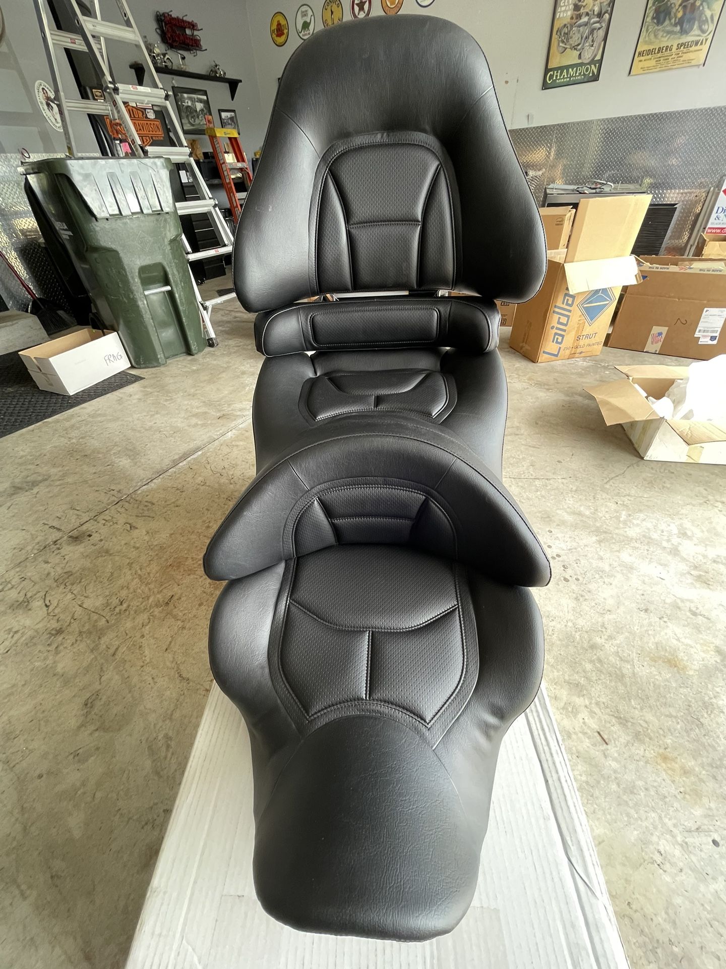 OEM Honda Goldwing Seat w/ backrest for Sale in Belvidere, IL - OfferUp