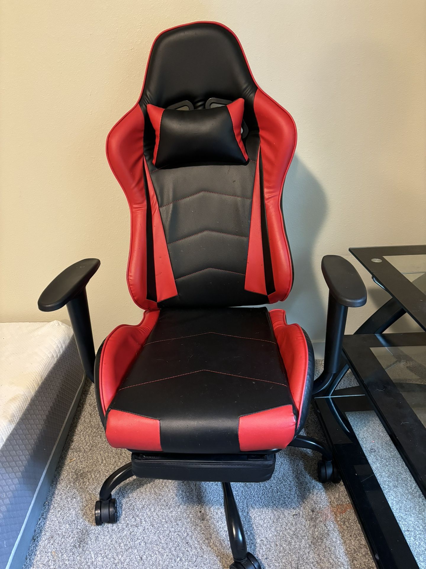 Red Gaming Chair for Sale in Puyallup, WA - OfferUp