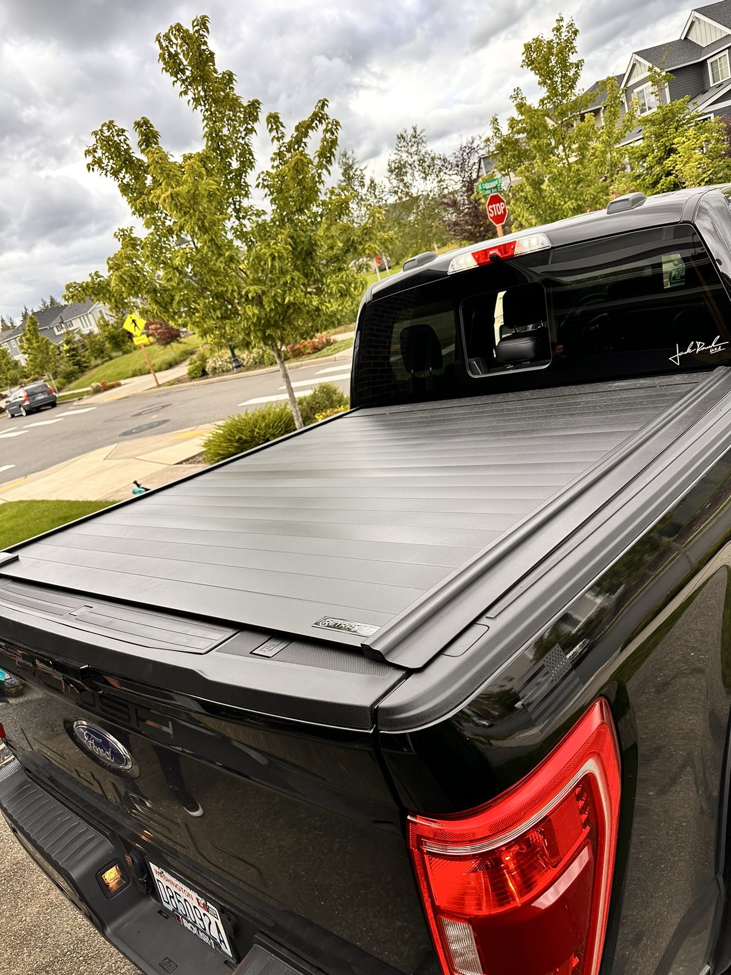 Retrax Pro MX Tonneau Cover - F150 Short Bed for Sale in Black Diamond ...