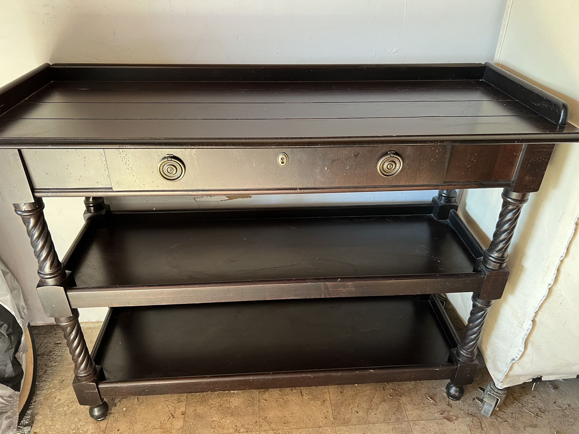Broyhill entryway table Tables