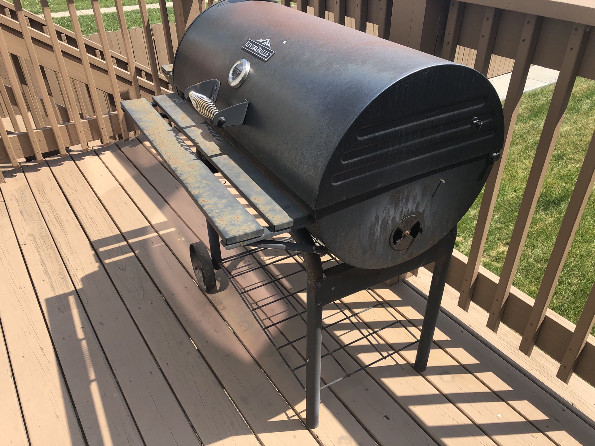 Used River Grille BBQ Pit- Charcoal for Sale in Chicago, IL - OfferUp
