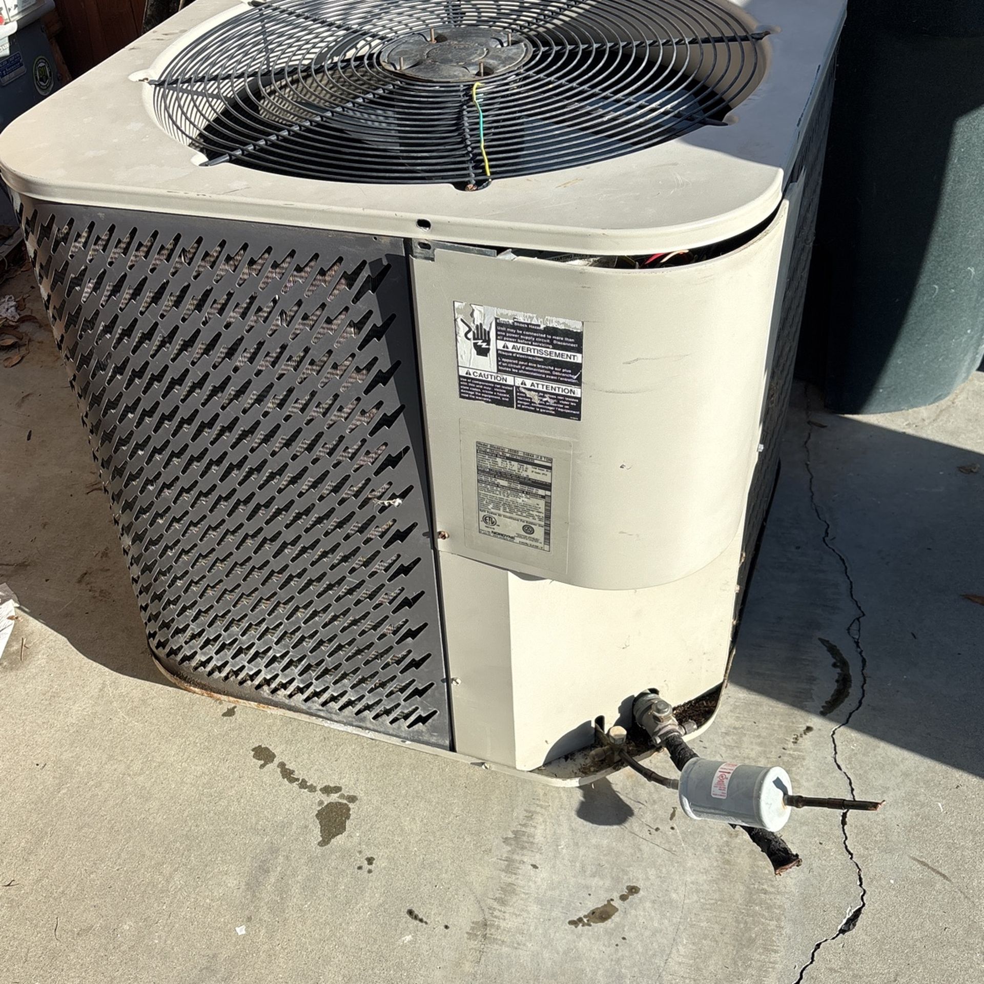Condenser R22 Working 200 for Sale in Hemet, CA - OfferUp