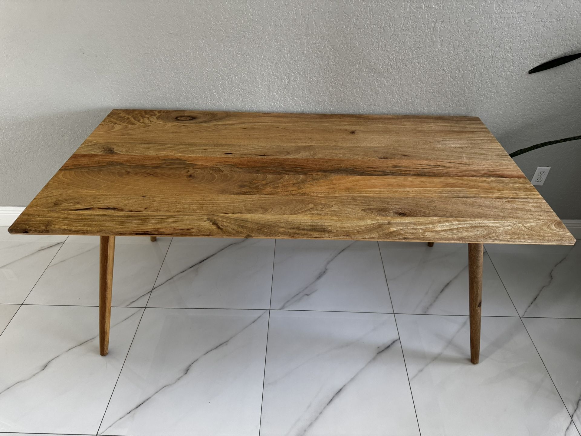 MUST GO TODAY- WOOD DINING TABLE for Sale in Miami, FL - OfferUp