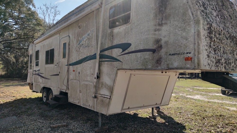Prowler 5th Wheel for Sale in Brooksville, FL - OfferUp