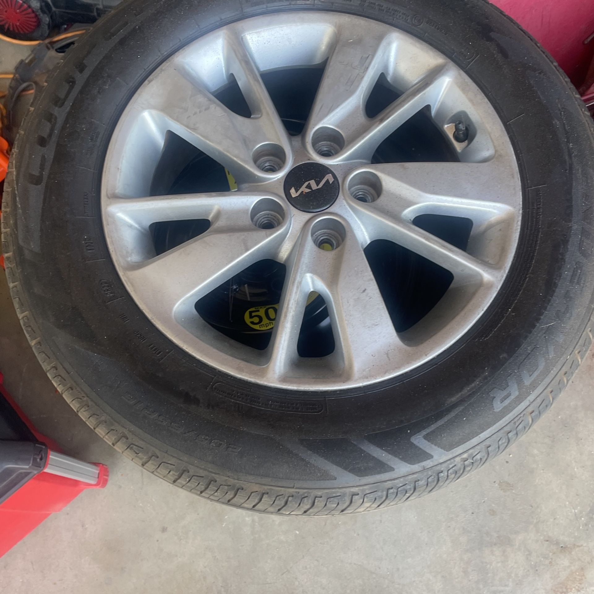 Kia Factory Wheel Aluminum 16 Inch for Sale in Redlands, CA - OfferUp