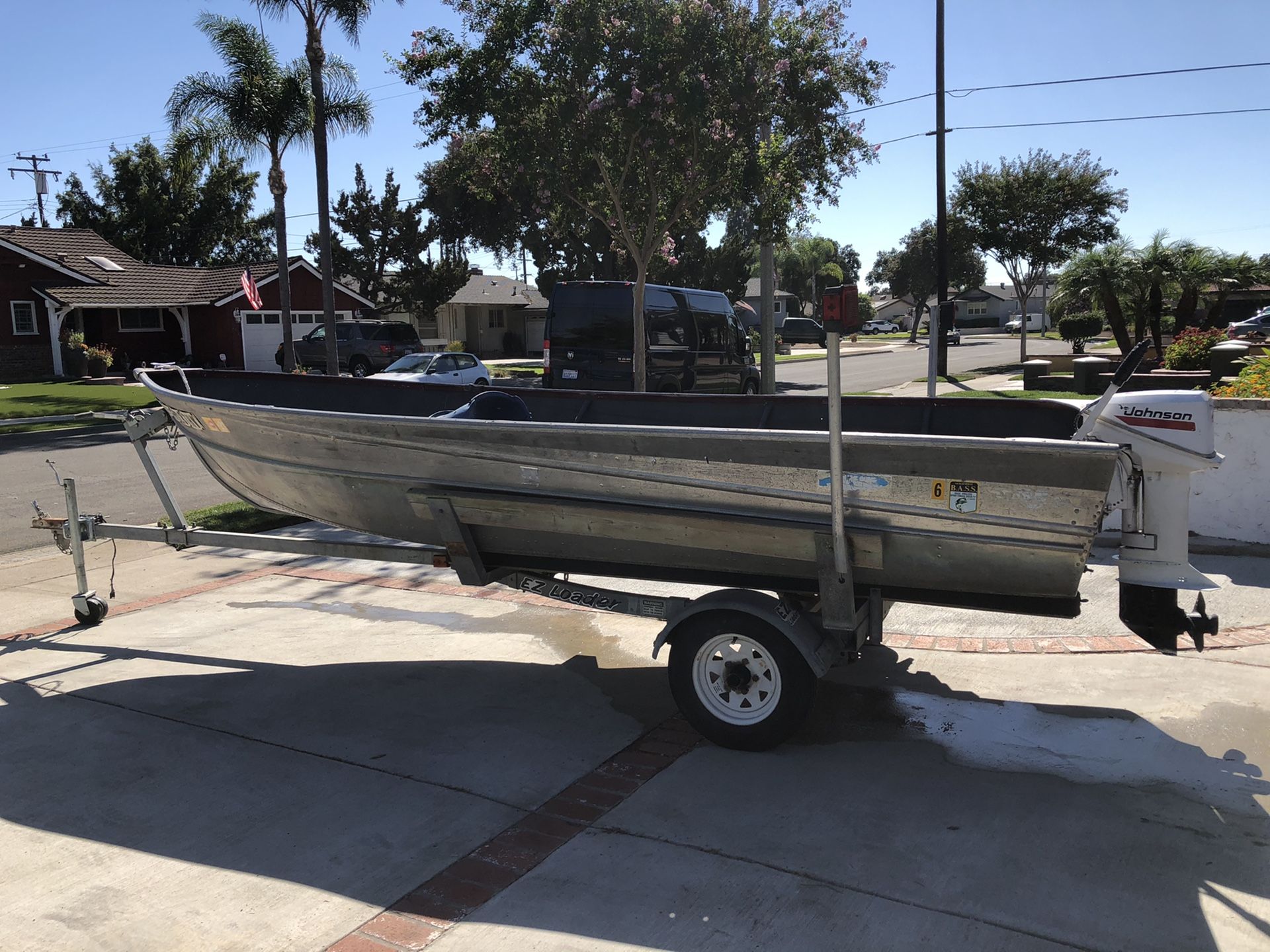 Valco 16’ Aluminum Fishing Boat w/ 15 HP Johnson Outboard for Sale in ...