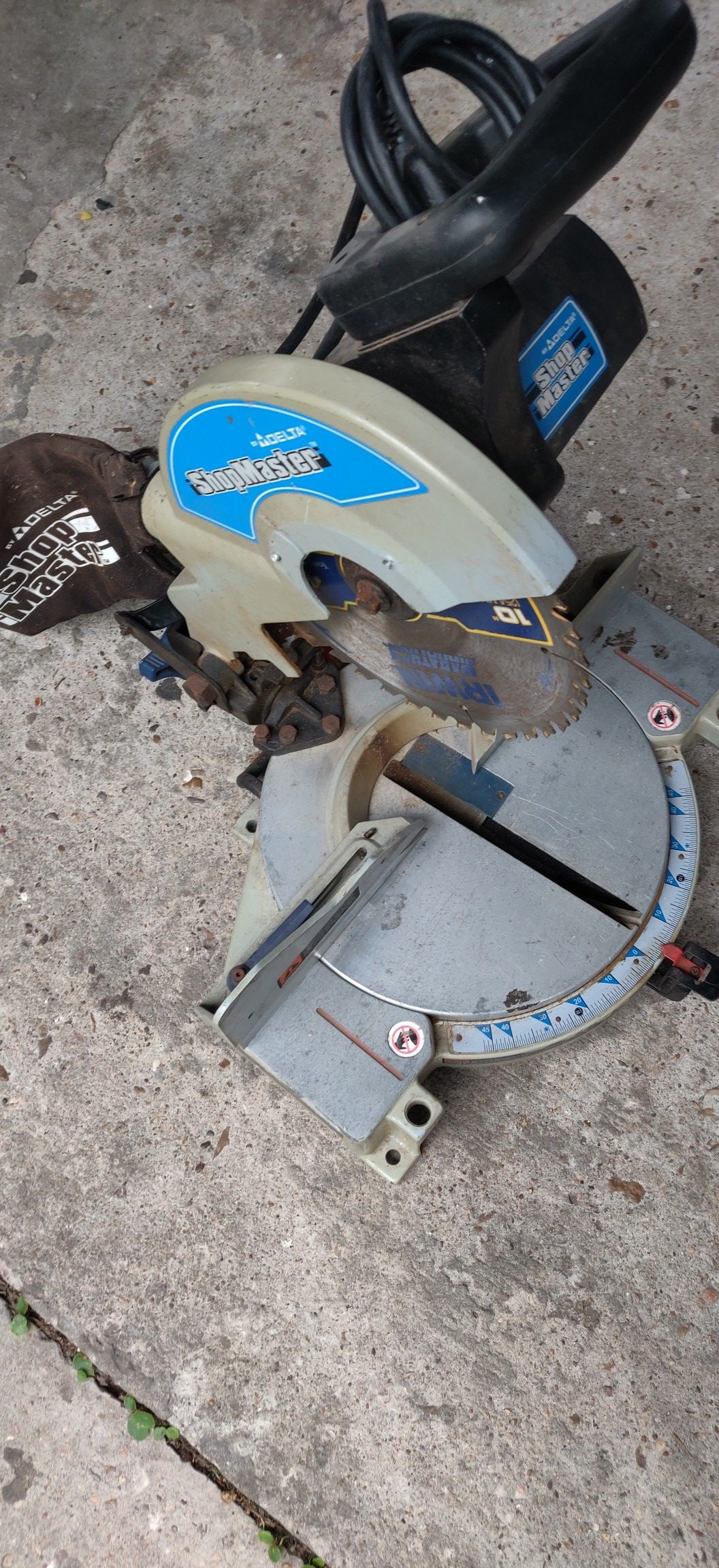 Saw wood cutter, delta, trim, baseboard cutter. for Sale in Houston, TX ...
