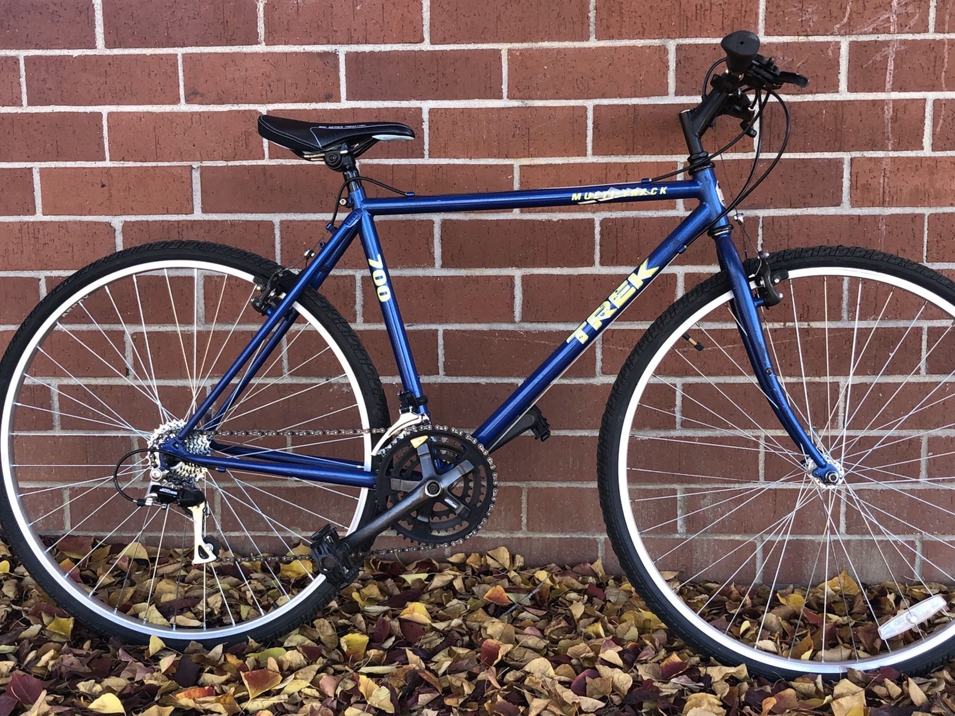 Trek 700 Multitrack Hybrid Bike New Tires for Sale in Carmichael, CA ...