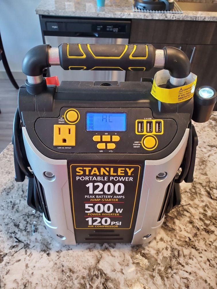 Stanley Jump Starter 500W / 1200 Peak Amp for Sale in Fort Lauderdale ...