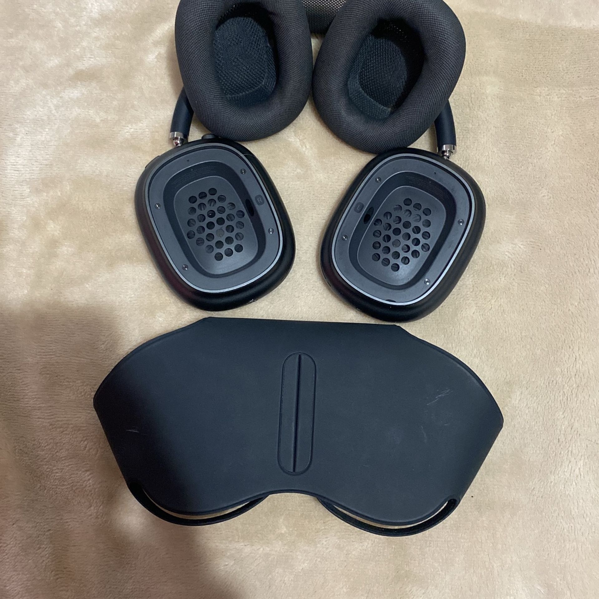 AirPod Maxes for Sale in Mesa, AZ - OfferUp
