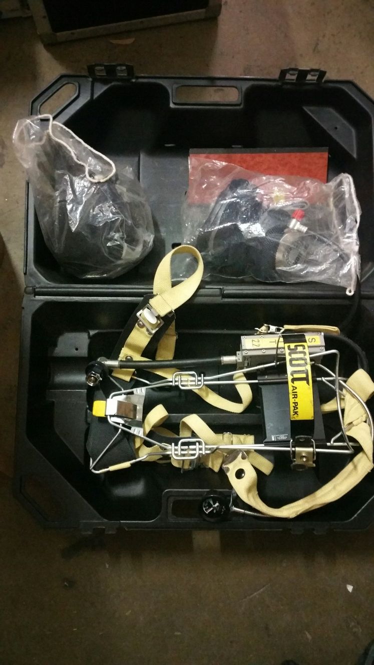 Scott 2.2 scba firefighter rescue harness w/ mask for Sale in Buena ...