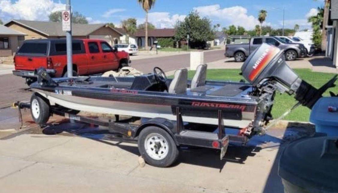 1990 14.2 Glasstream Bass Boat 40Hp for Sale in Sun City, AZ - OfferUp