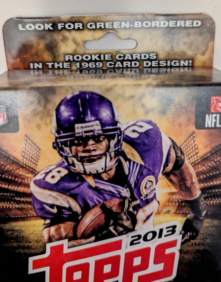 2013 Topps football hanger box for Sale in Buena Park, CA - OfferUp