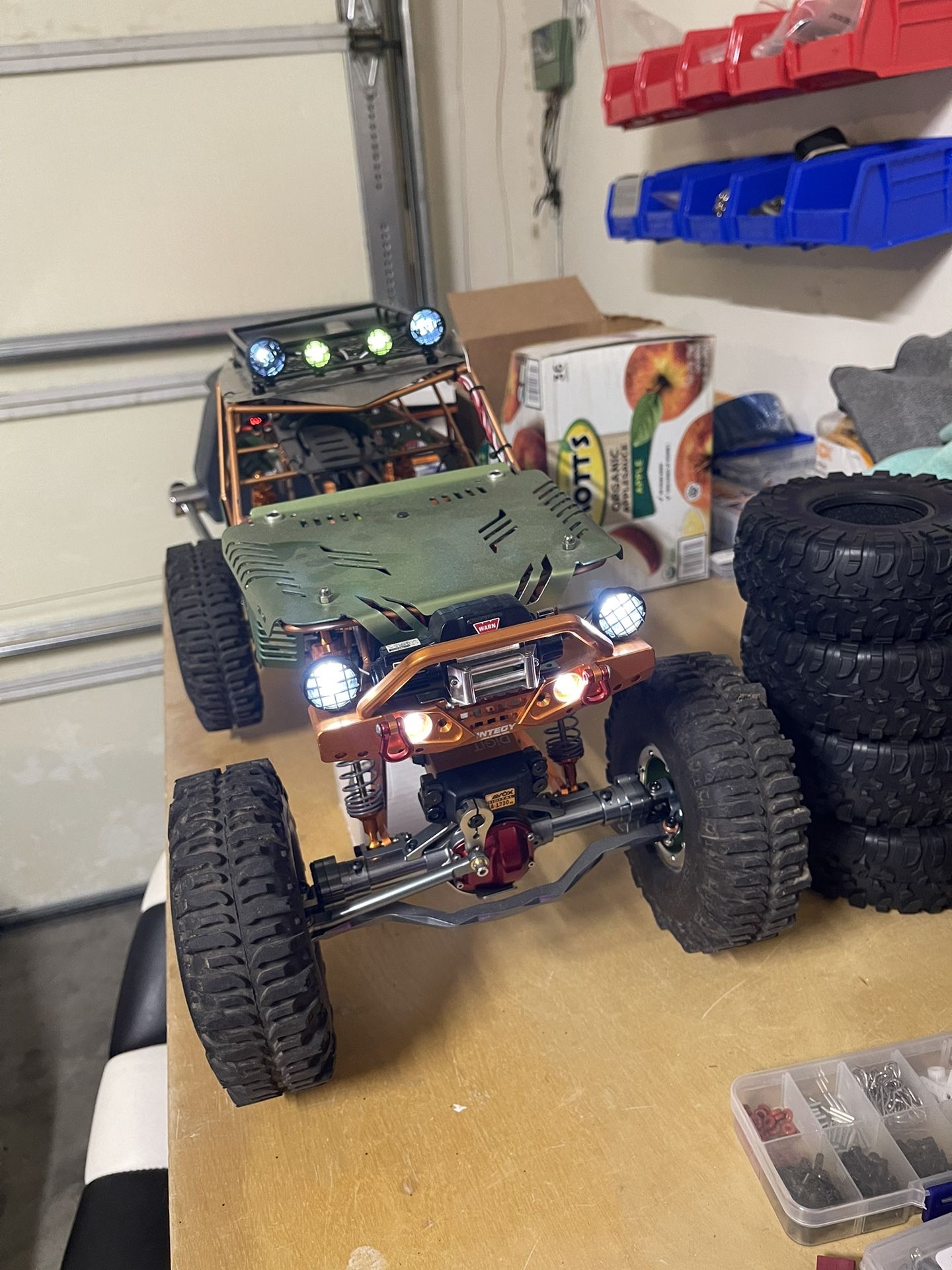 Axial Wraith - Fully Custom All Metal RC Crawler for Sale in Las Vegas ...