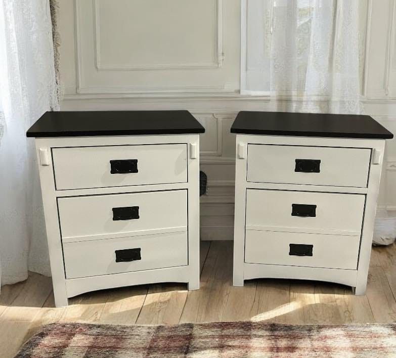 $150/set- 2pc Matching Nightstand Set - delivery available for Sale in ...