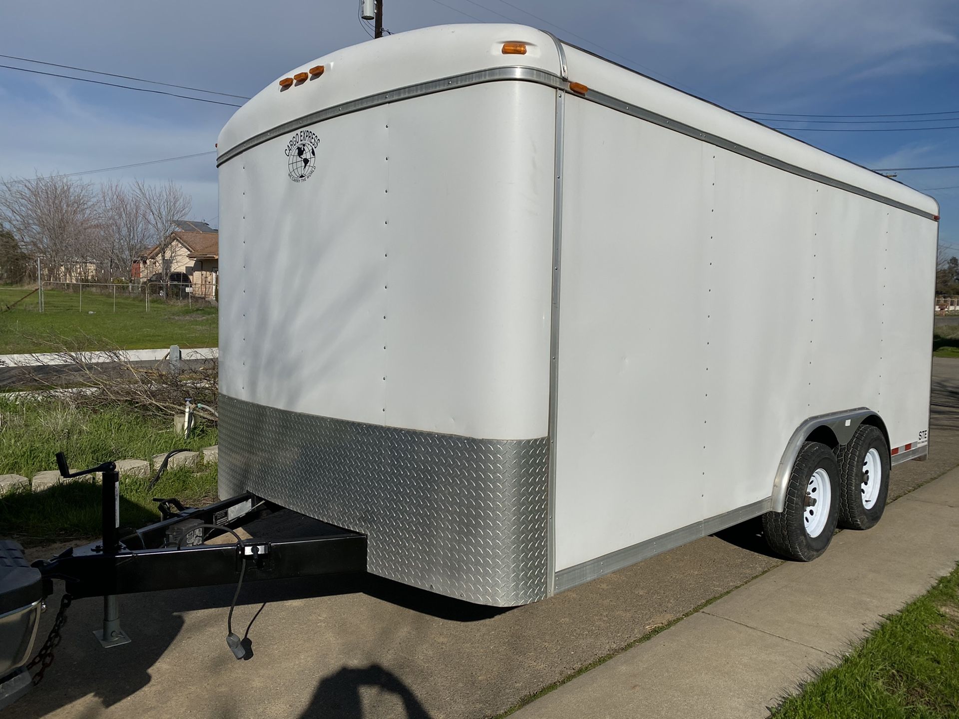 01 Cargo Express 16’ enclosed trailer for Sale in Sacramento, CA - OfferUp