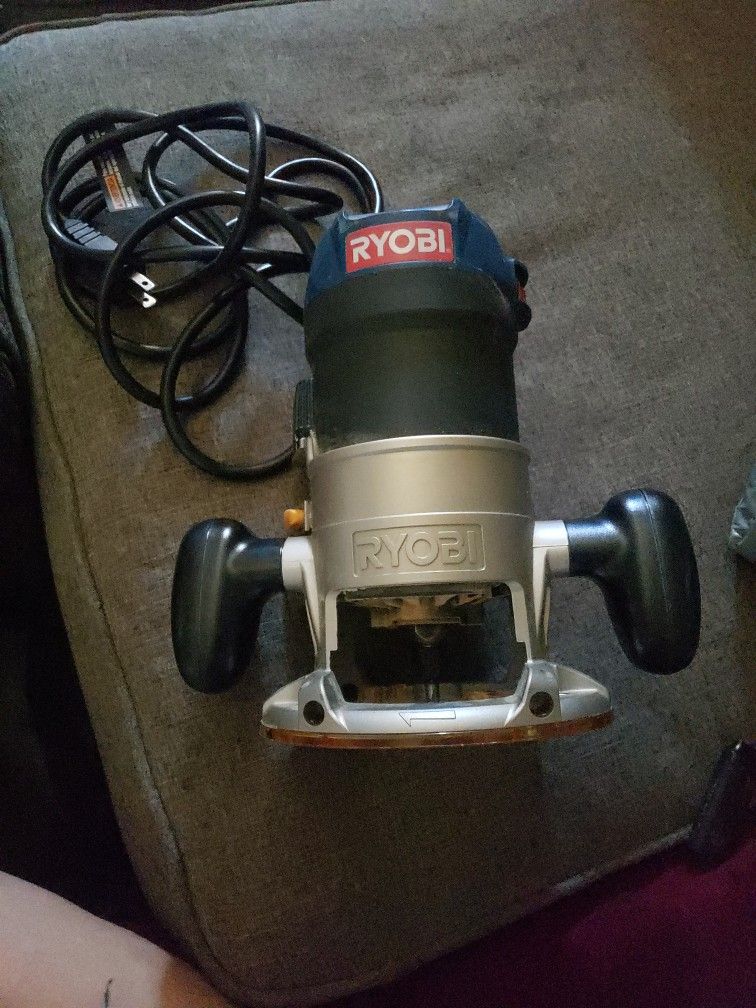 Ryobi R163 Fixed Base Router Works Great for Sale in Bakersfield, CA ...