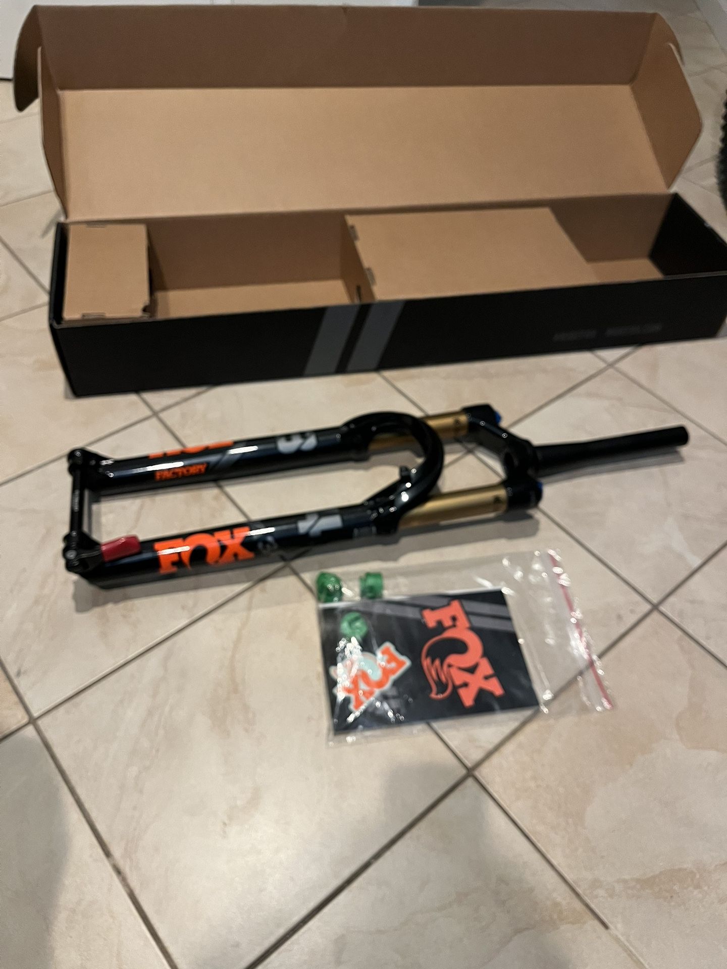 Fox 2022 Factory Fork 34mm 29” for Sale in Santa Ana, CA - OfferUp