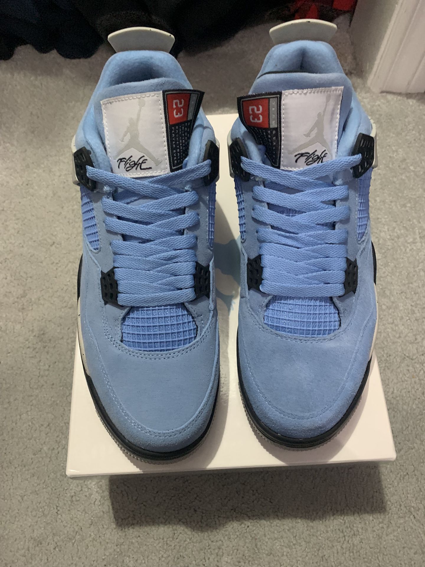 Jordan 4 UNC Men’s Size 10 for Sale in Maywood, IL - OfferUp