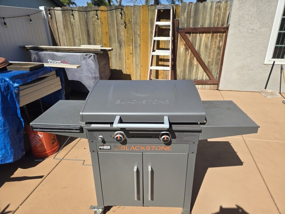 Blackstone Pro Series Griddle for Sale in Chula Vista, CA - OfferUp