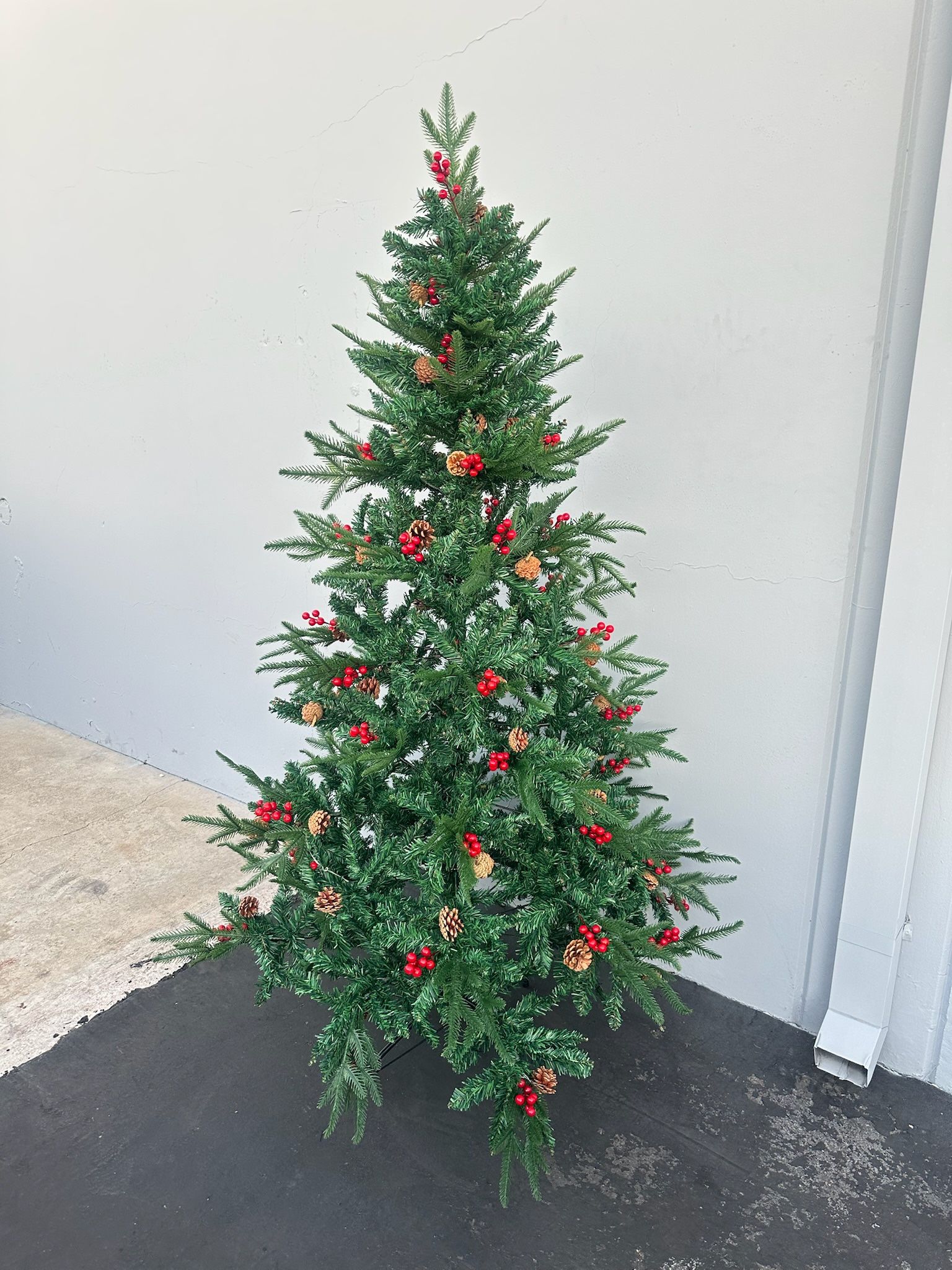 New Artificial Christmas Tree With Artificial Acorns And Red Berries ...