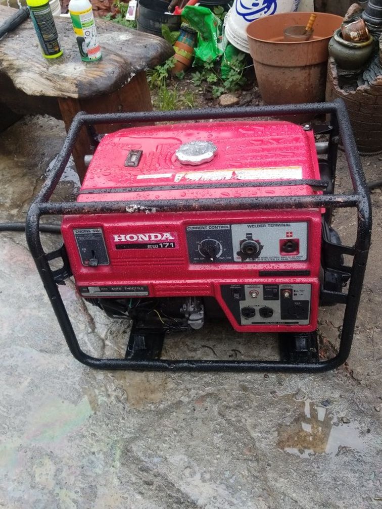 Welder 4000W HONDA Generator Ew171 for Sale in Lynnwood, WA - OfferUp