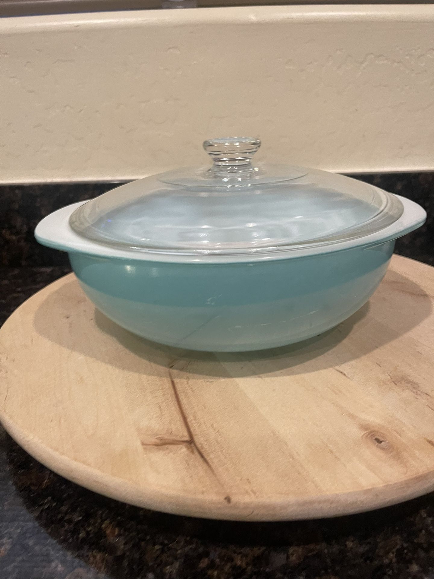 Pyrex Teal Round 2qt Serving Bowl With glass Lid for Sale in Sun City ...