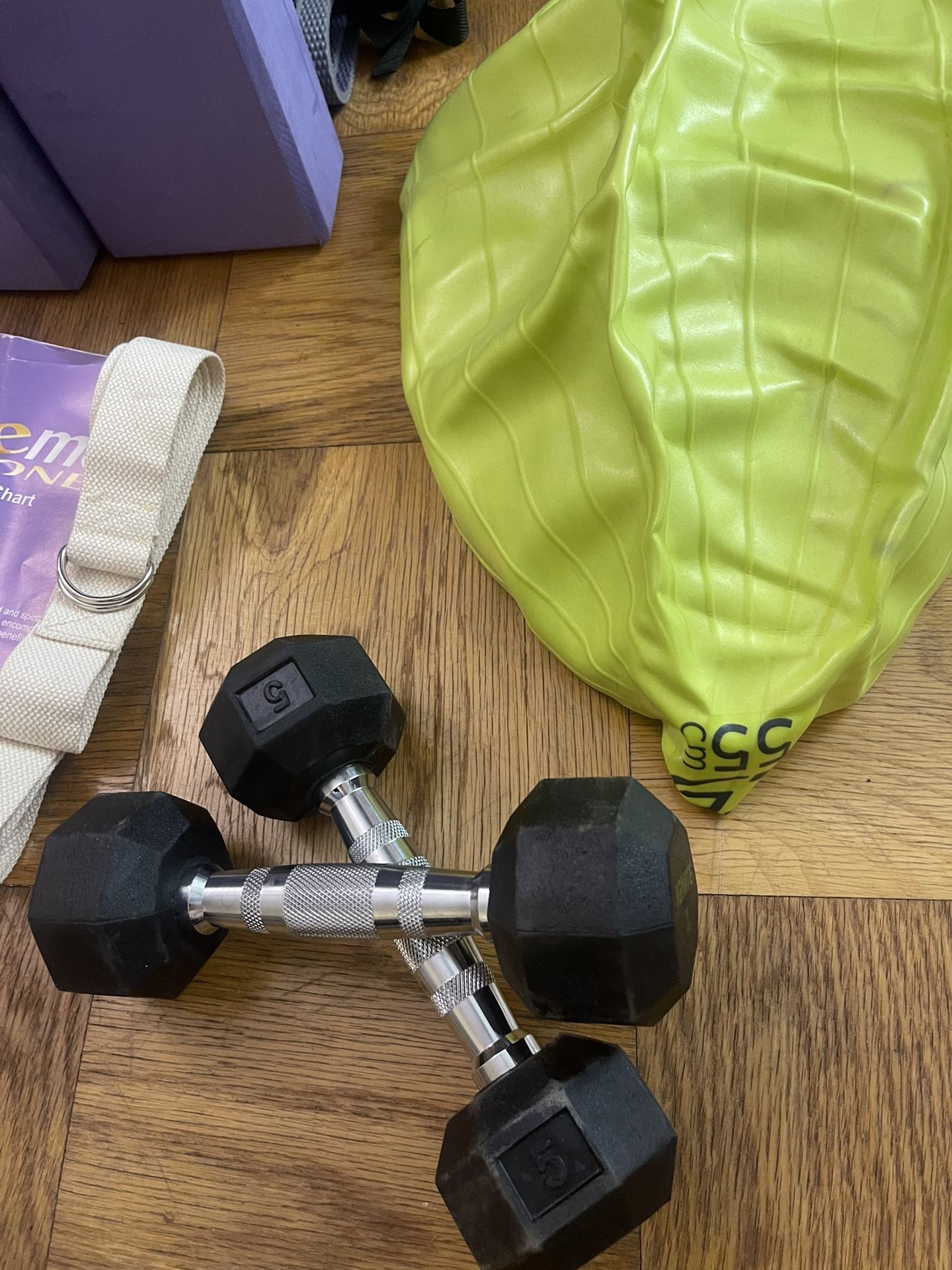 Workout Bundle - 5lb weights, bands, Exercise Mat, Yoga ball & Blocks ...