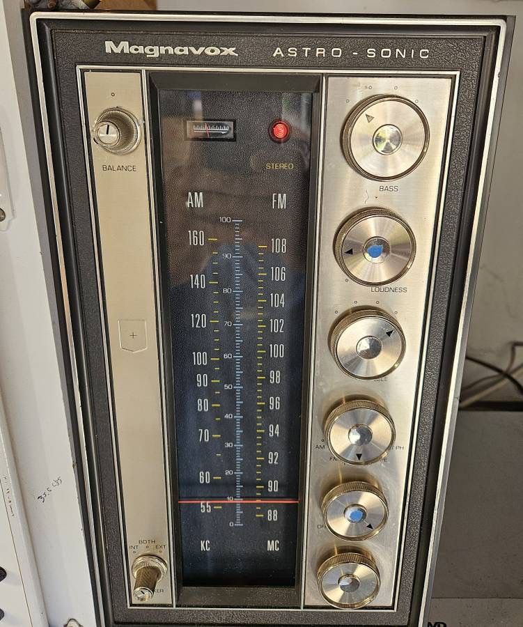 Late 1960's Vintage Magnavox Astro Sonic Receiver for Sale in Irvine ...