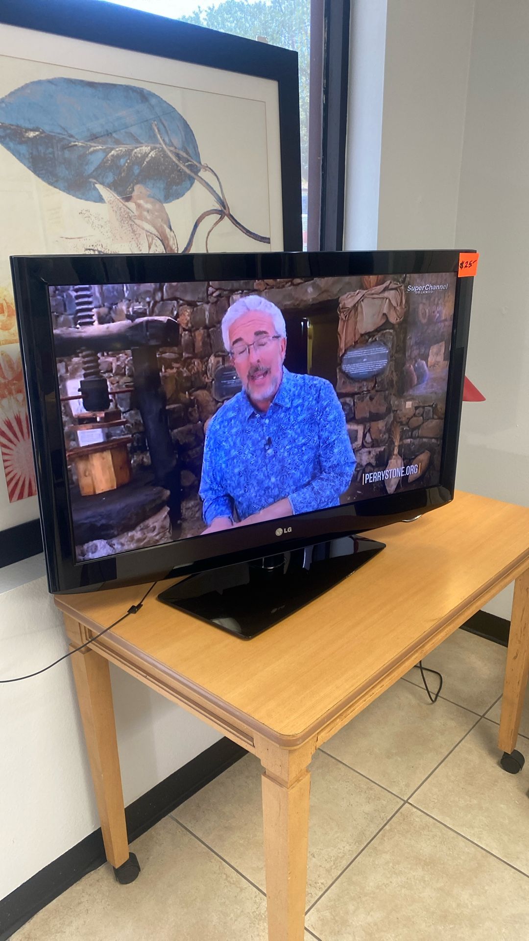 37 Inch Hotel Model TV for Sale in Orlando, FL - OfferUp