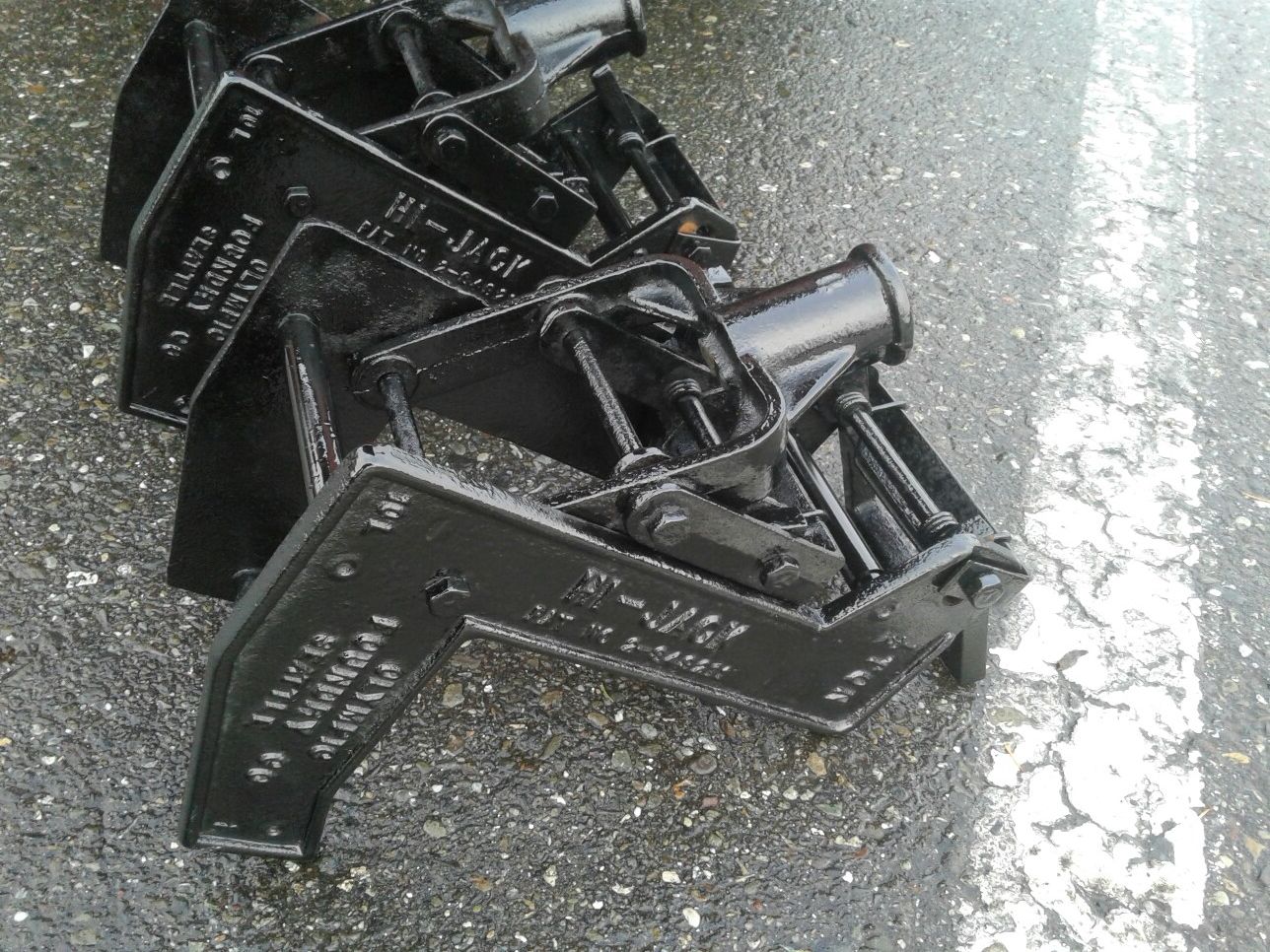 A pair of 2 hi jack 2x4 wall jacks for Sale in Port Orchard, WA - OfferUp