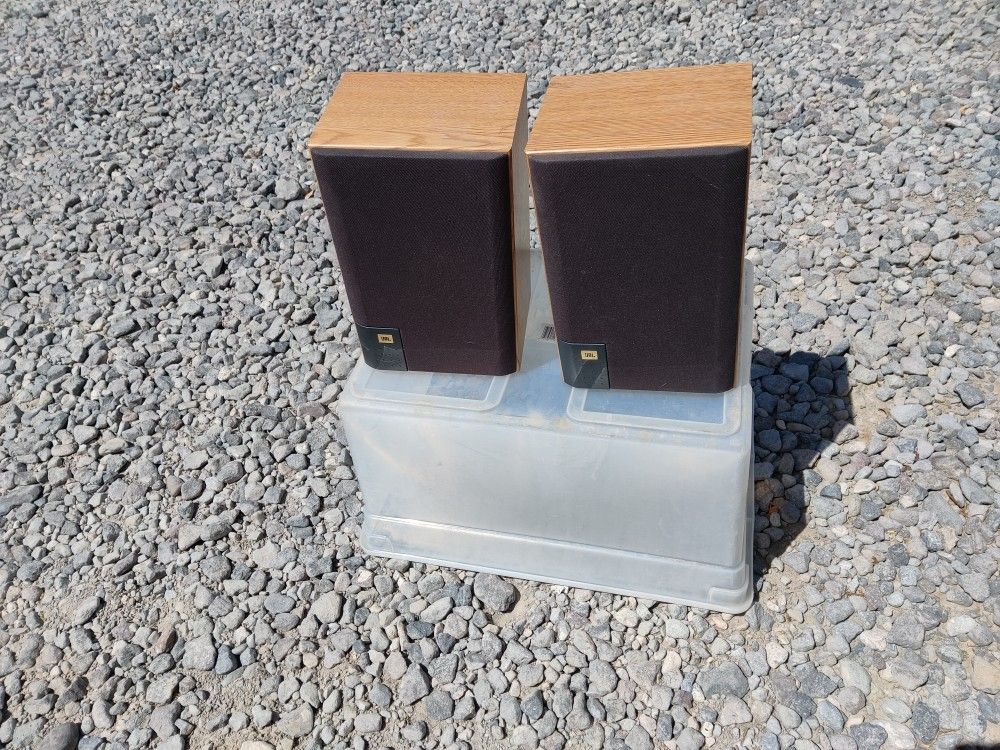 Speakers JBL J2050 And Yes They Get The Job Done Only $35 for Sale in ...
