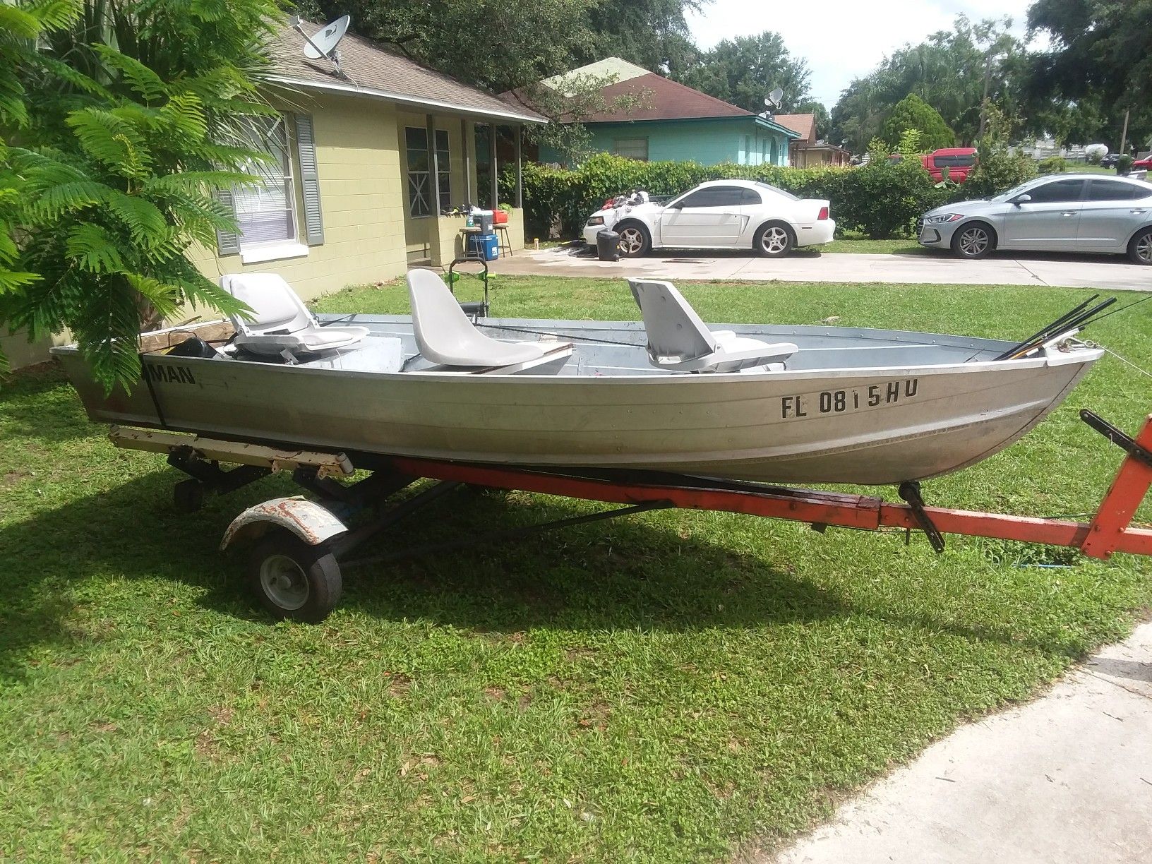 Grumman v hull boat with trolling motor for Sale in Bartow, FL - OfferUp