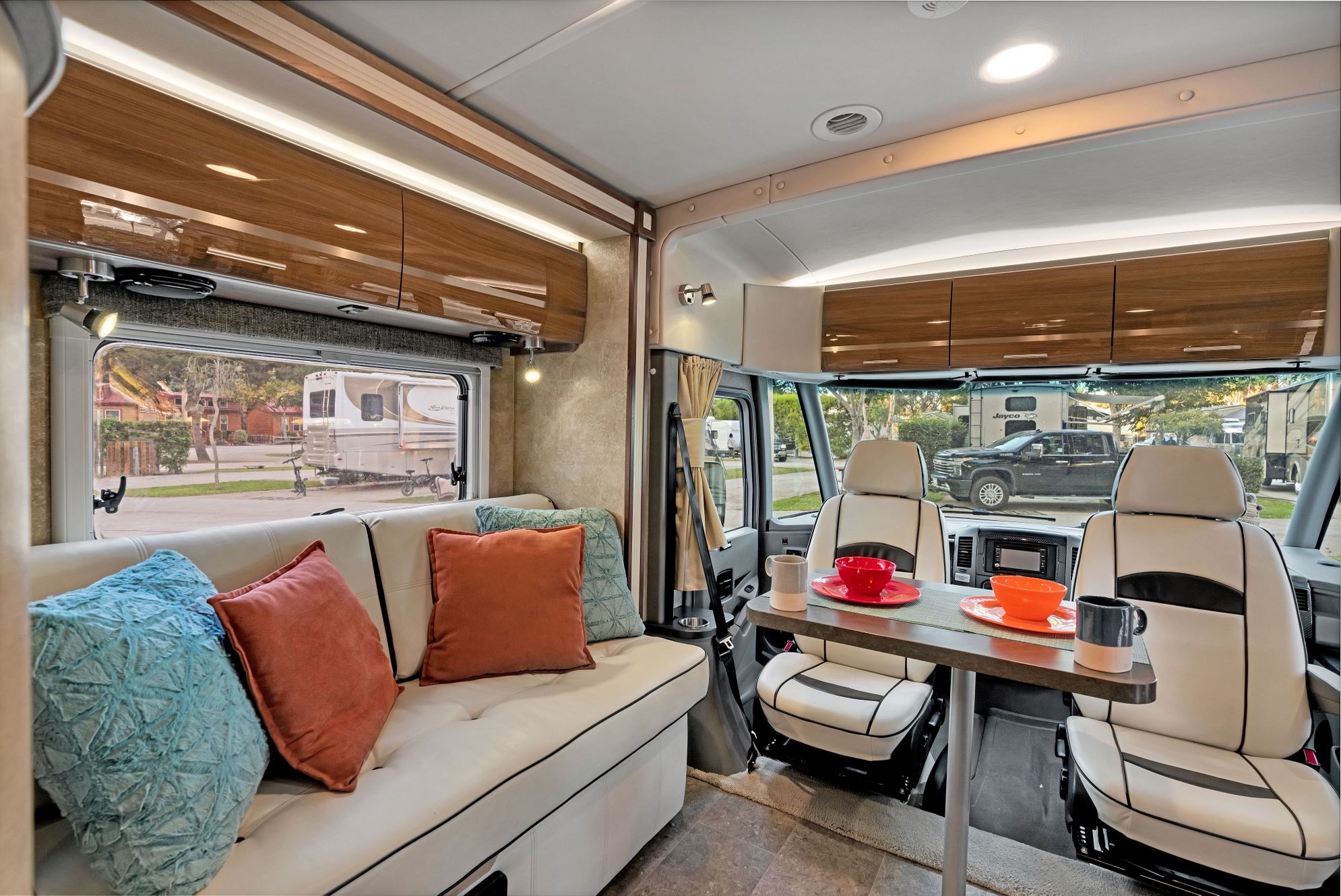 2015 Winnebago Via for Sale in San Diego, CA - OfferUp
