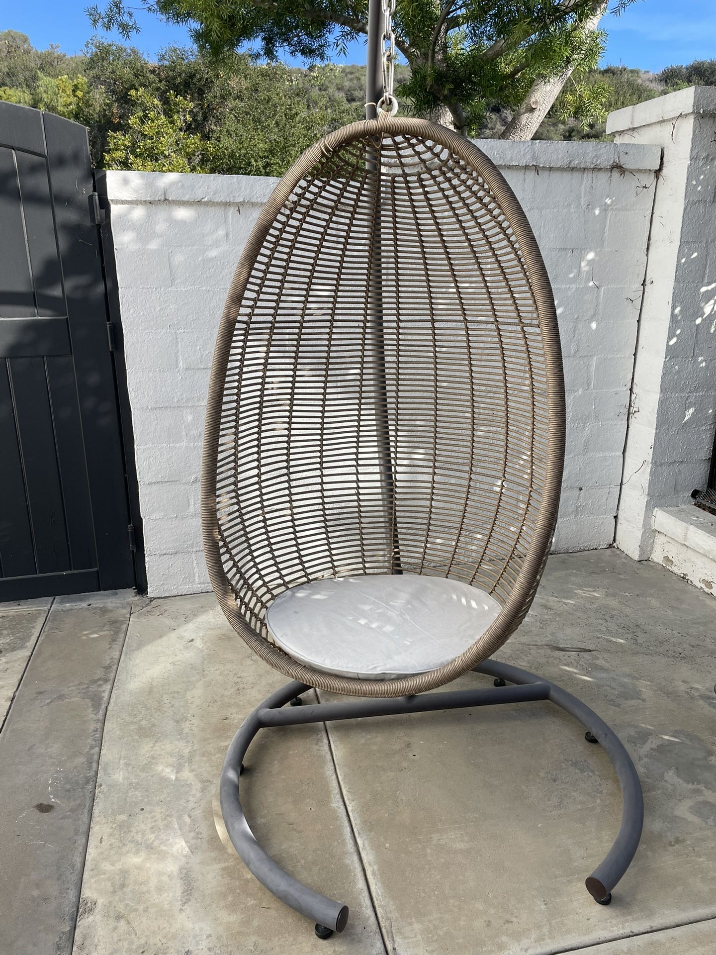 Outdoor Egg Chair for Sale in Trabuco Canyon, CA - OfferUp