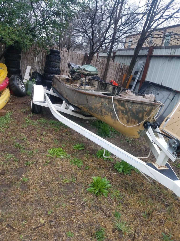 1968 Larson 14ft v-hull aluminium boat for Sale in Dallas, TX - OfferUp