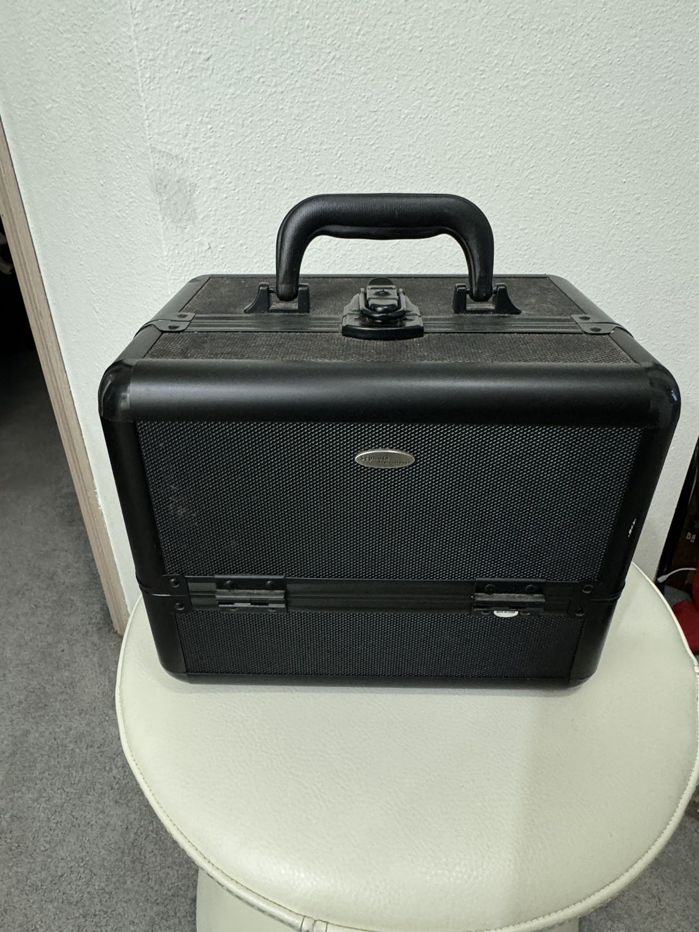 Makeup Holder Container for Sale in Kent, WA - OfferUp