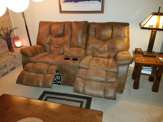 Darshmore Reclining Loveseat for Sale in North Richland Hills TX OfferUp