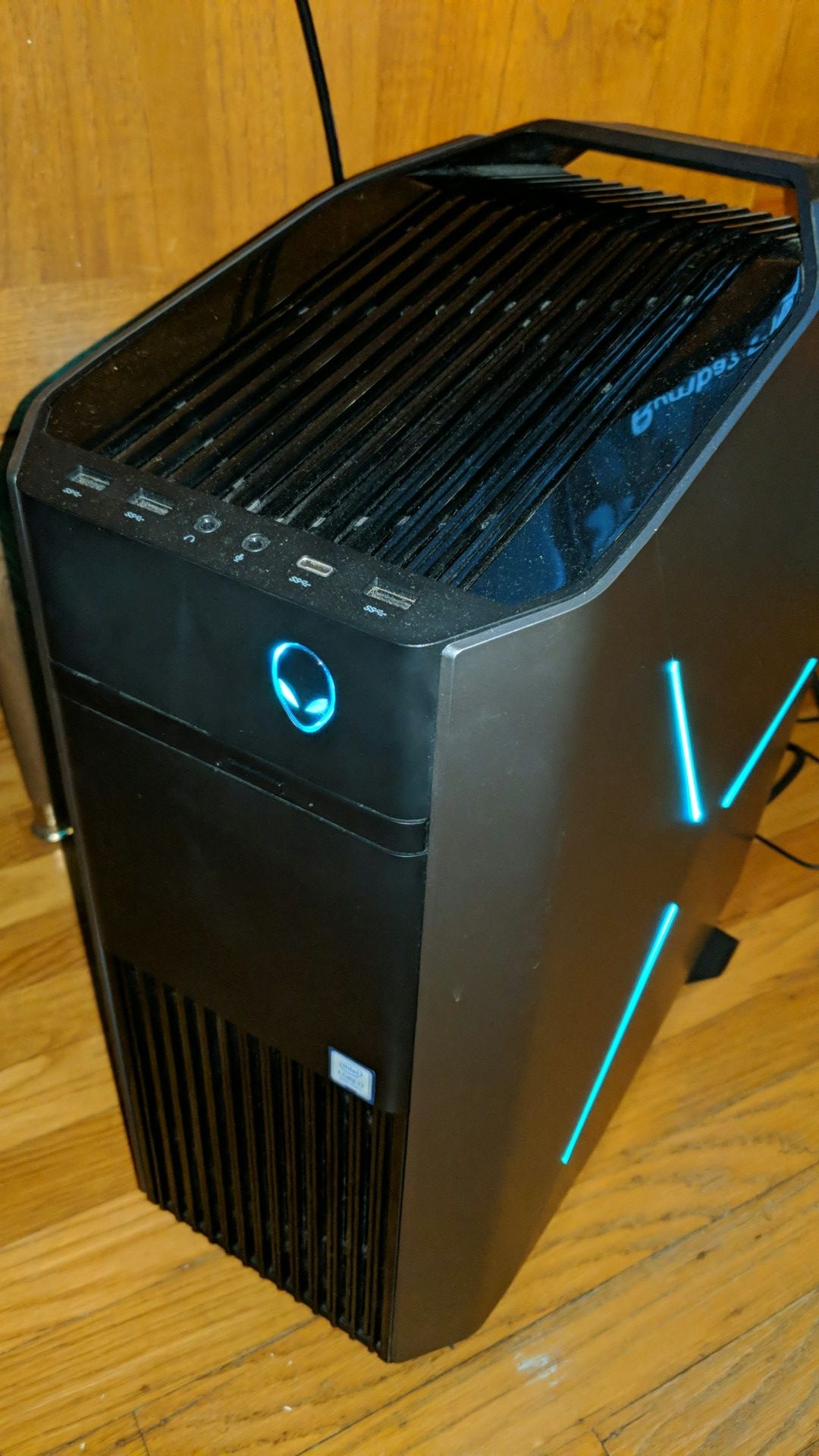 Dell Alienware Aurora R7 PC with NVIDIA GTX 1080 for Sale in Stanford ...