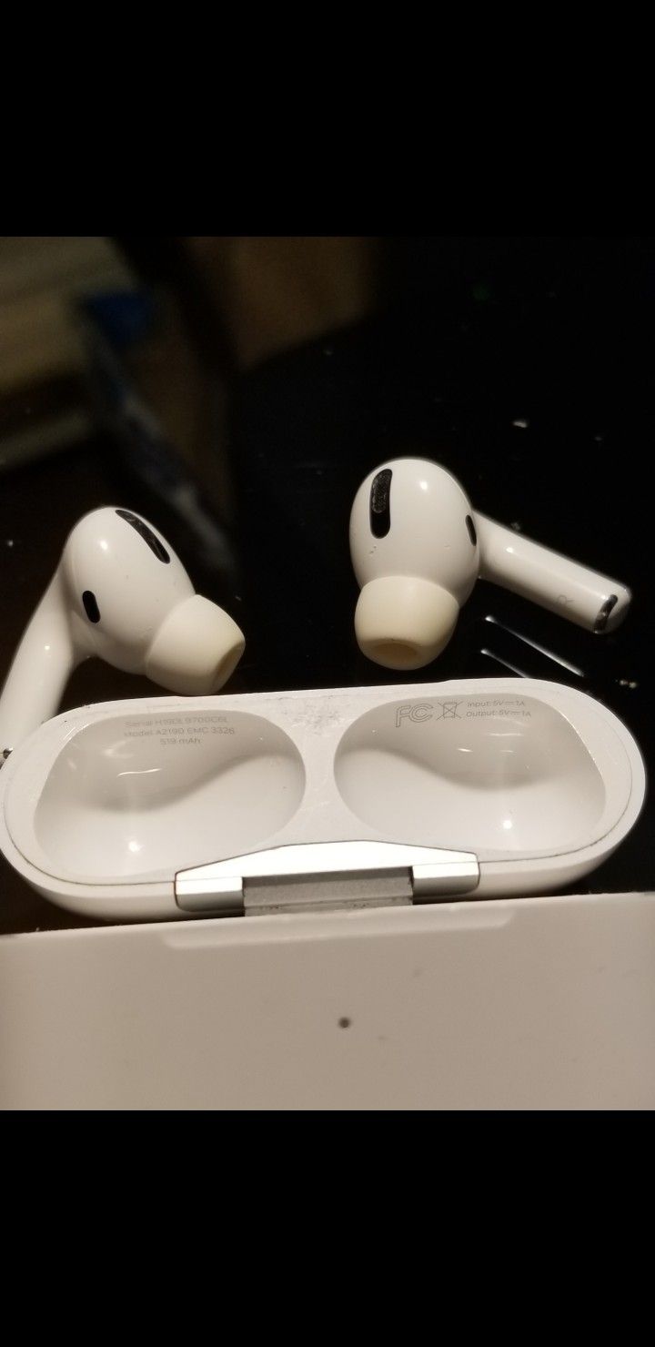Apple AirPods Pro with Wireless Charging Case (Charging Issue With Left ...